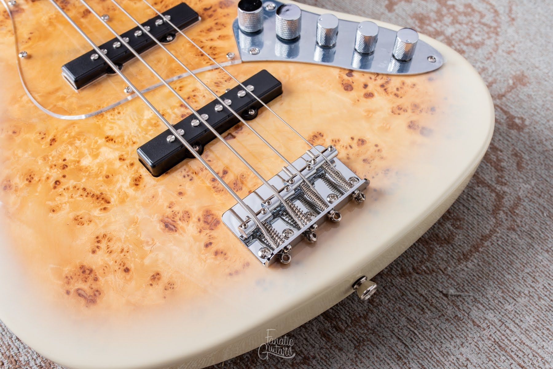 Bacchus Universe Series Jazz Bass Burl Activo – Blondeburst