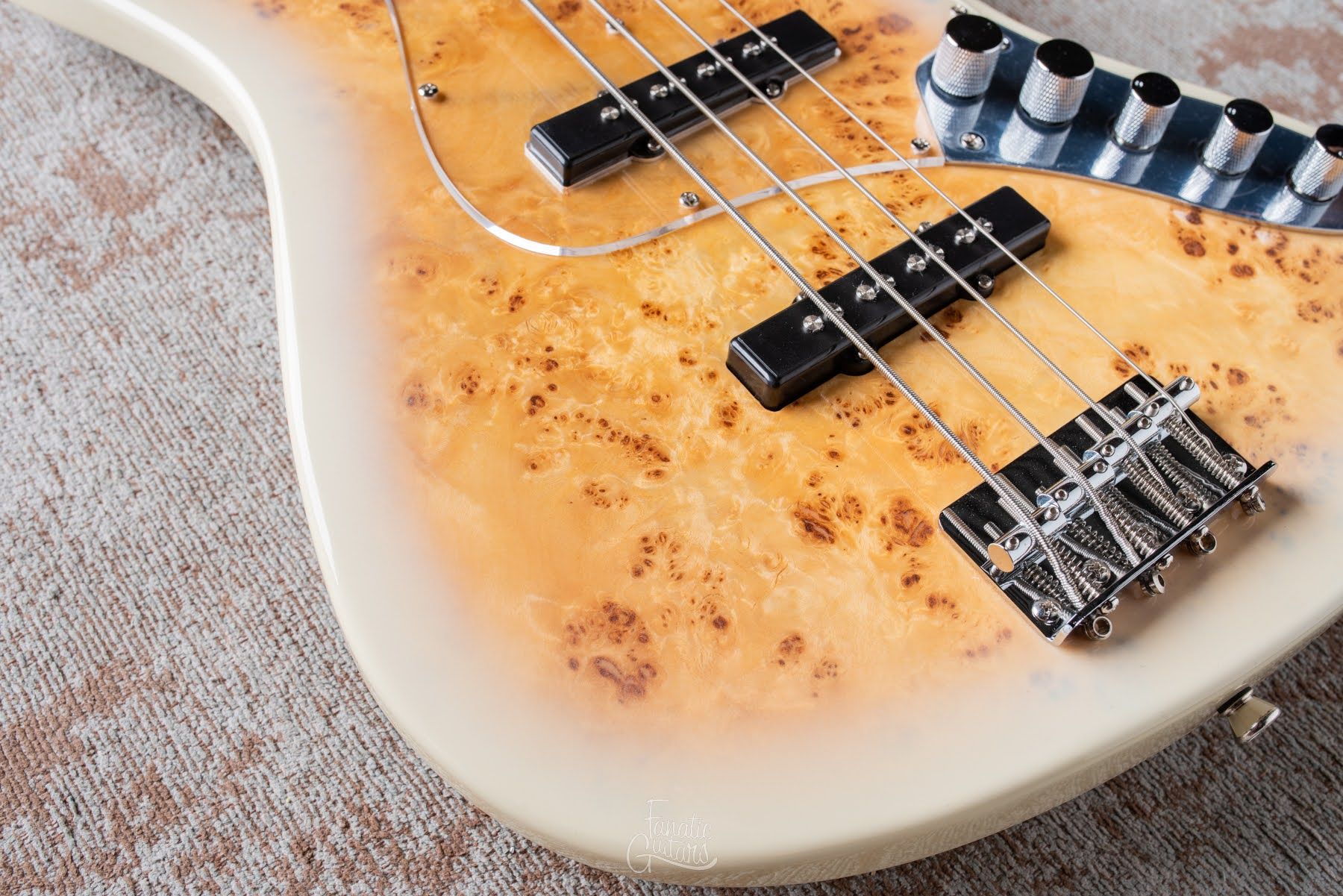 Bacchus Universe Series Jazz Bass Burl Activo – Blondeburst
