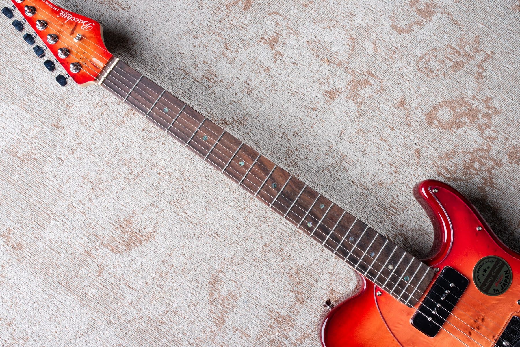 Bacchus Universe Series Tele Poplar Burl Top P-90 – Red burst