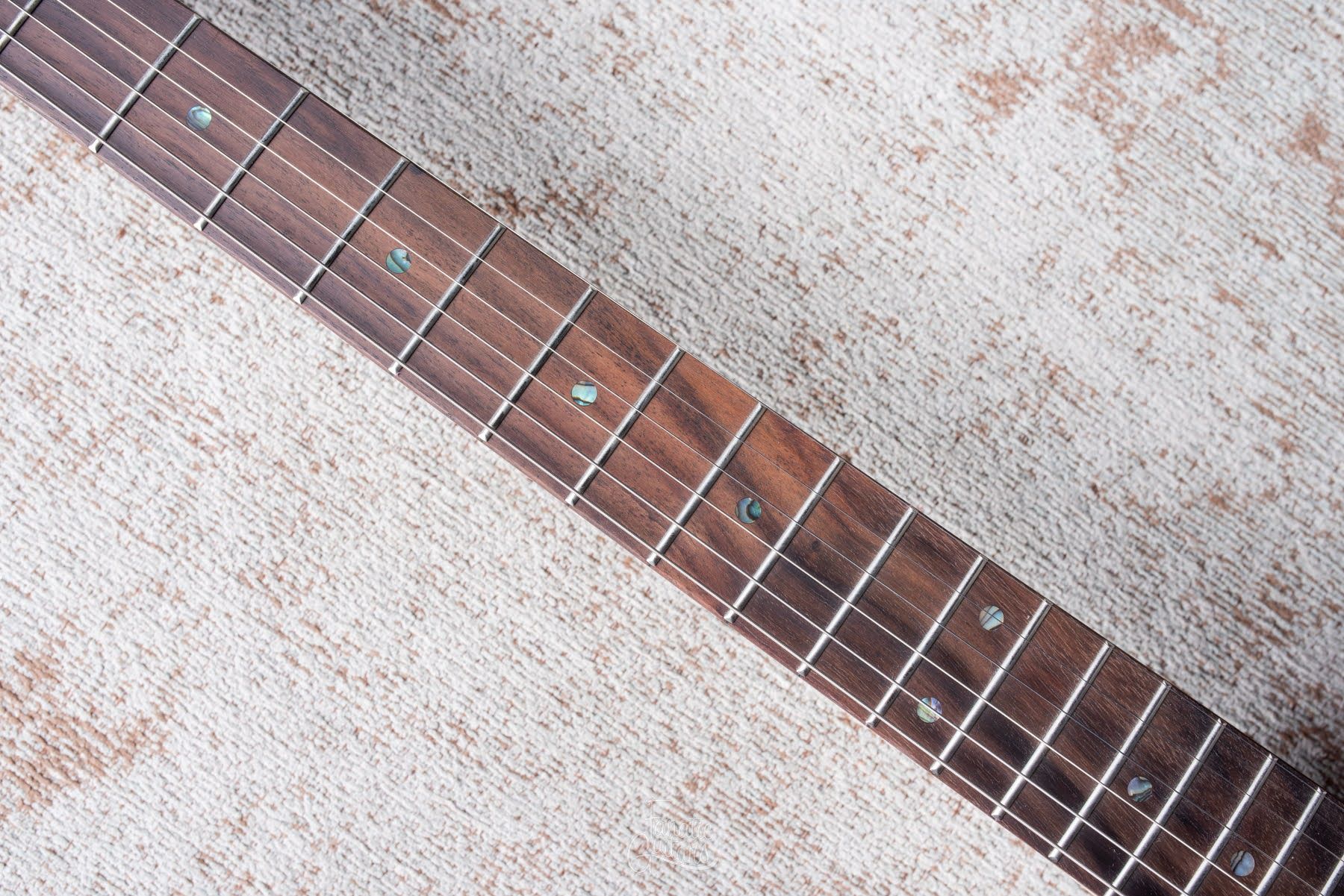 Bacchus Universe Series Tele Poplar Burl Top P-90 – Red burst