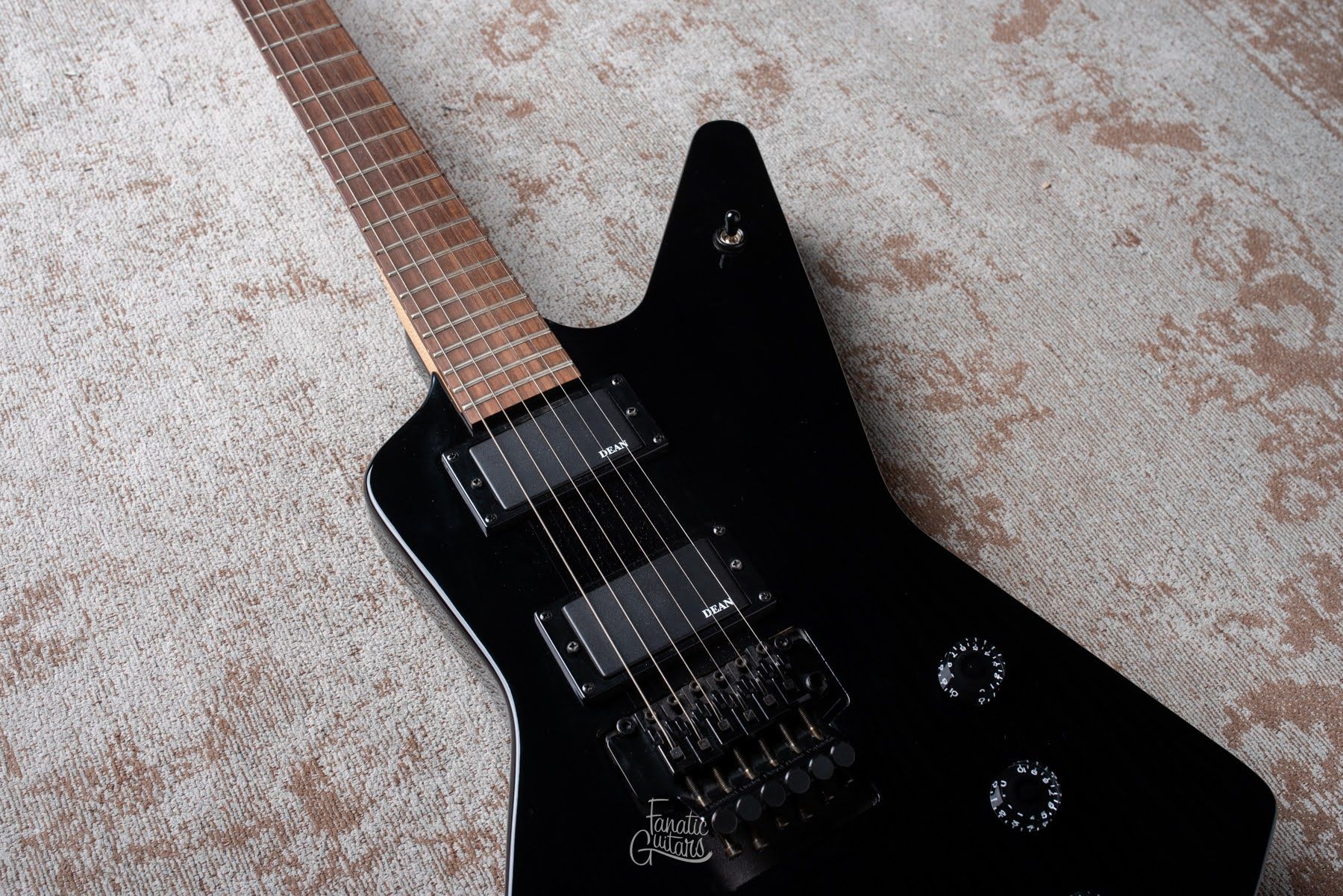 Dean Z Phantom #E090287 Segunda Mano – Fanatic Guitars
