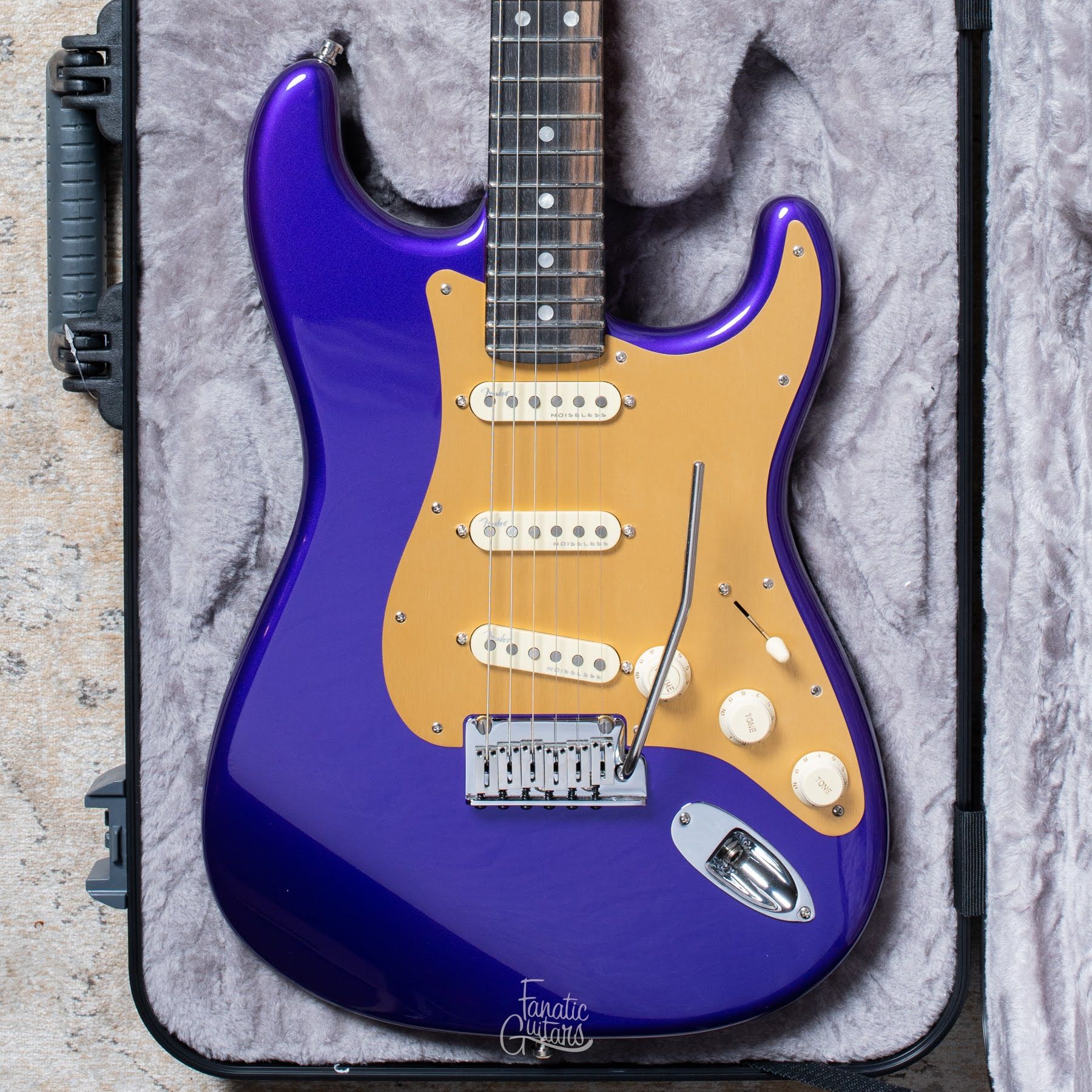 Fender Limited Edition American Ultra Stratocaster – Plum Metallic