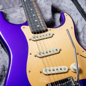 Fender Limited Edition American Ultra Stratocaster – Plum Metallic