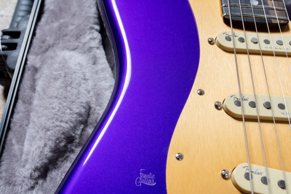 Fender Limited Edition American Ultra Stratocaster – Plum Metallic