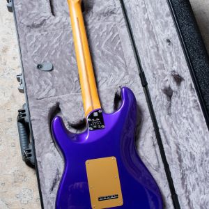 Fender Limited Edition American Ultra Stratocaster – Plum Metallic