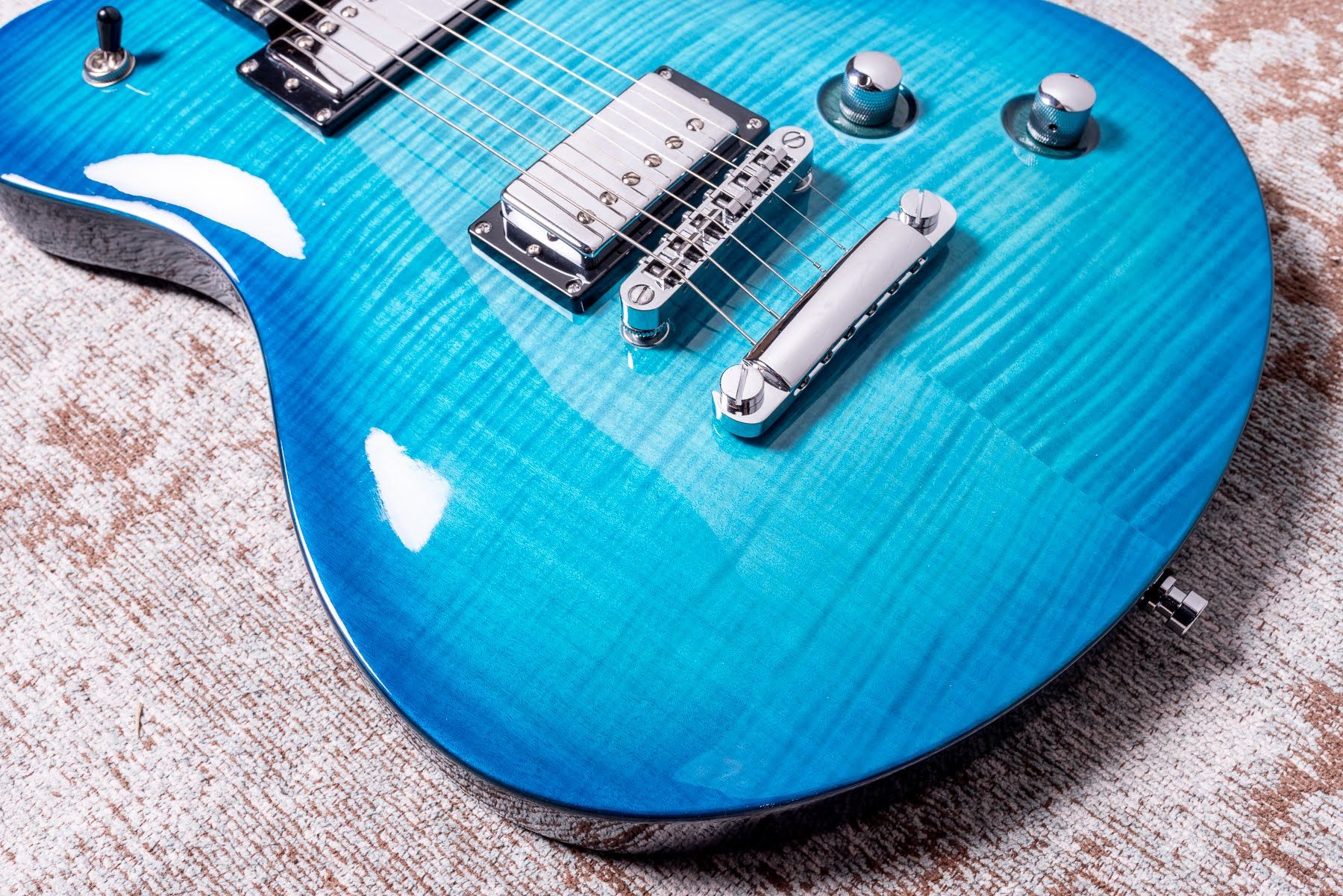 Framus D-Series Panthera Supreme – Ocean Blue Burst Transparent