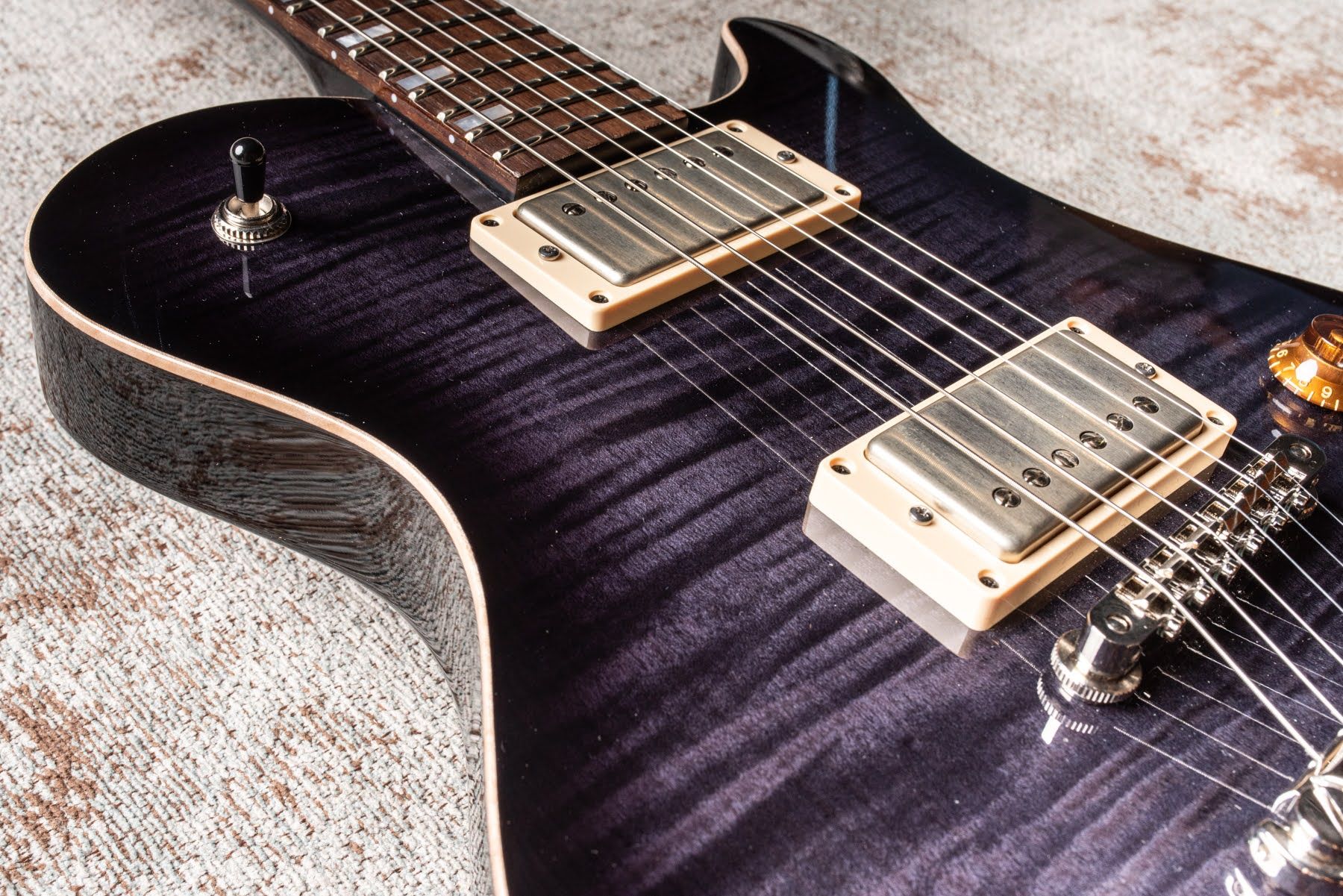 Friedman METRO D-ARBBTHH+3A Black Burst Trans Relic – Fanatic Guitars