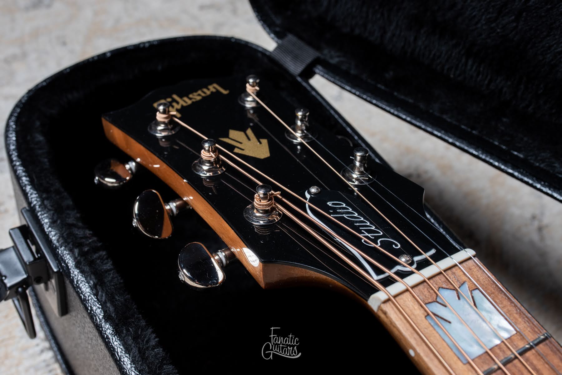 Gibson SJ-200 Studio Walnut - Walnut Burst #22083045
