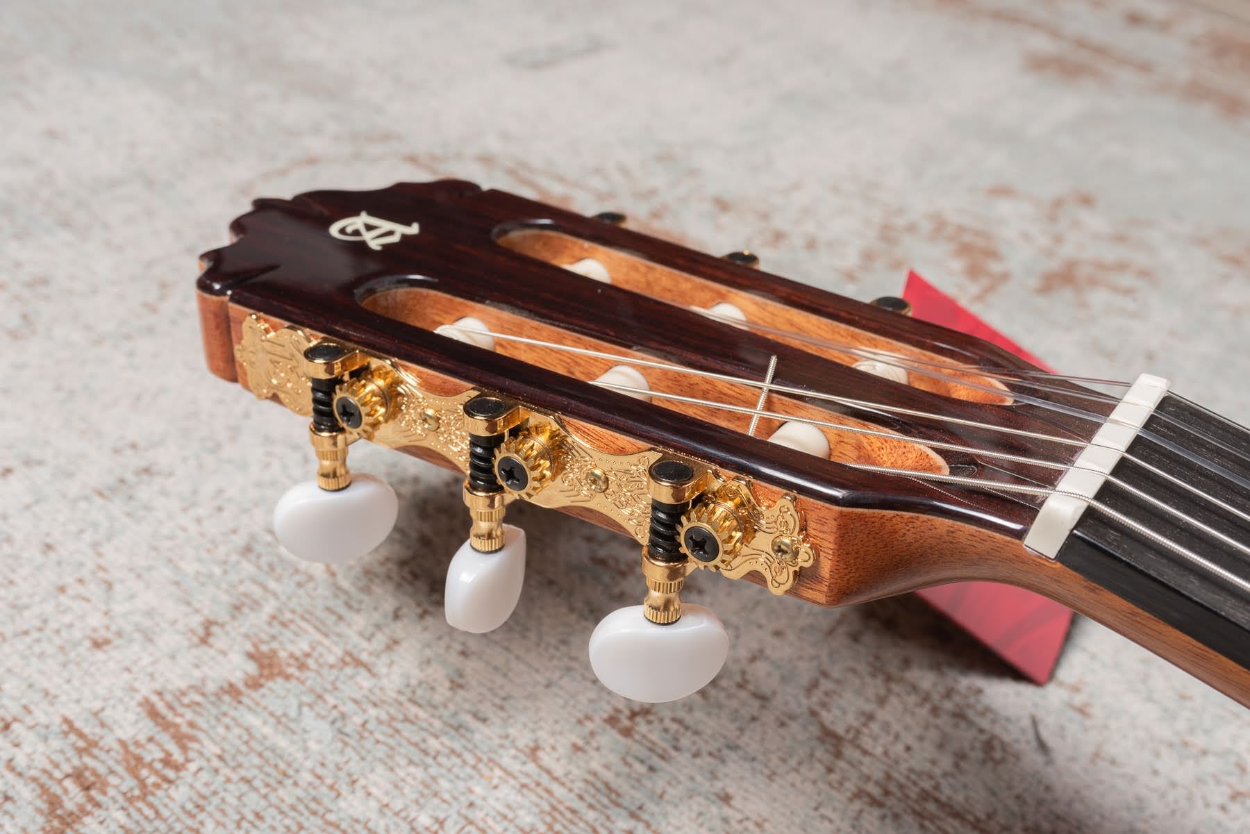 Alhambra 5P CT E2 Guitarra Clásica Electrificada – Fanatic Guitars