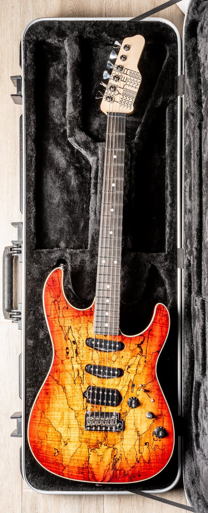 James Tyler Studio Elite HD Japan – Cherry Sunburst – Fanatic Guitars