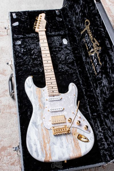 James Tyler Classic – White Shmear – Fanatic Guitars