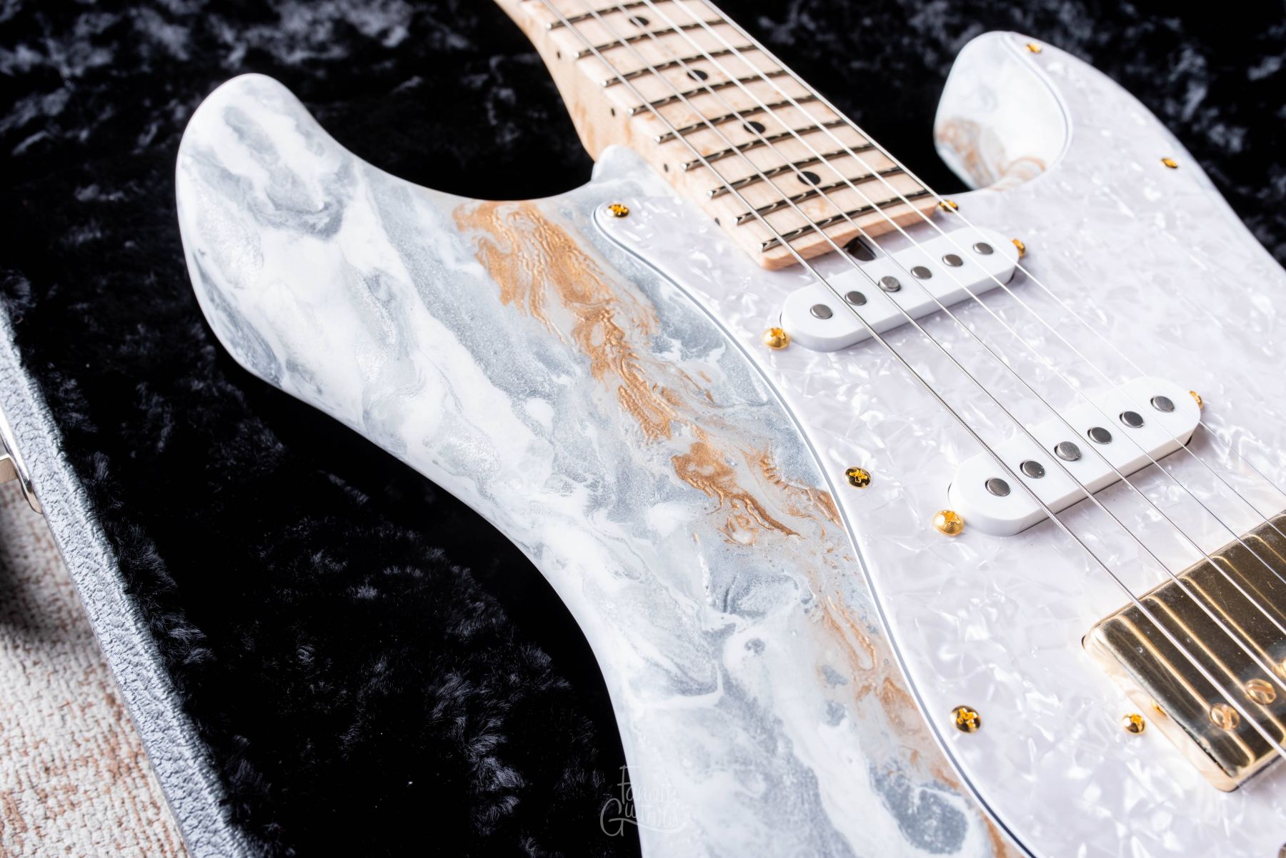 James Tyler Classic – White Shmear – Fanatic Guitars