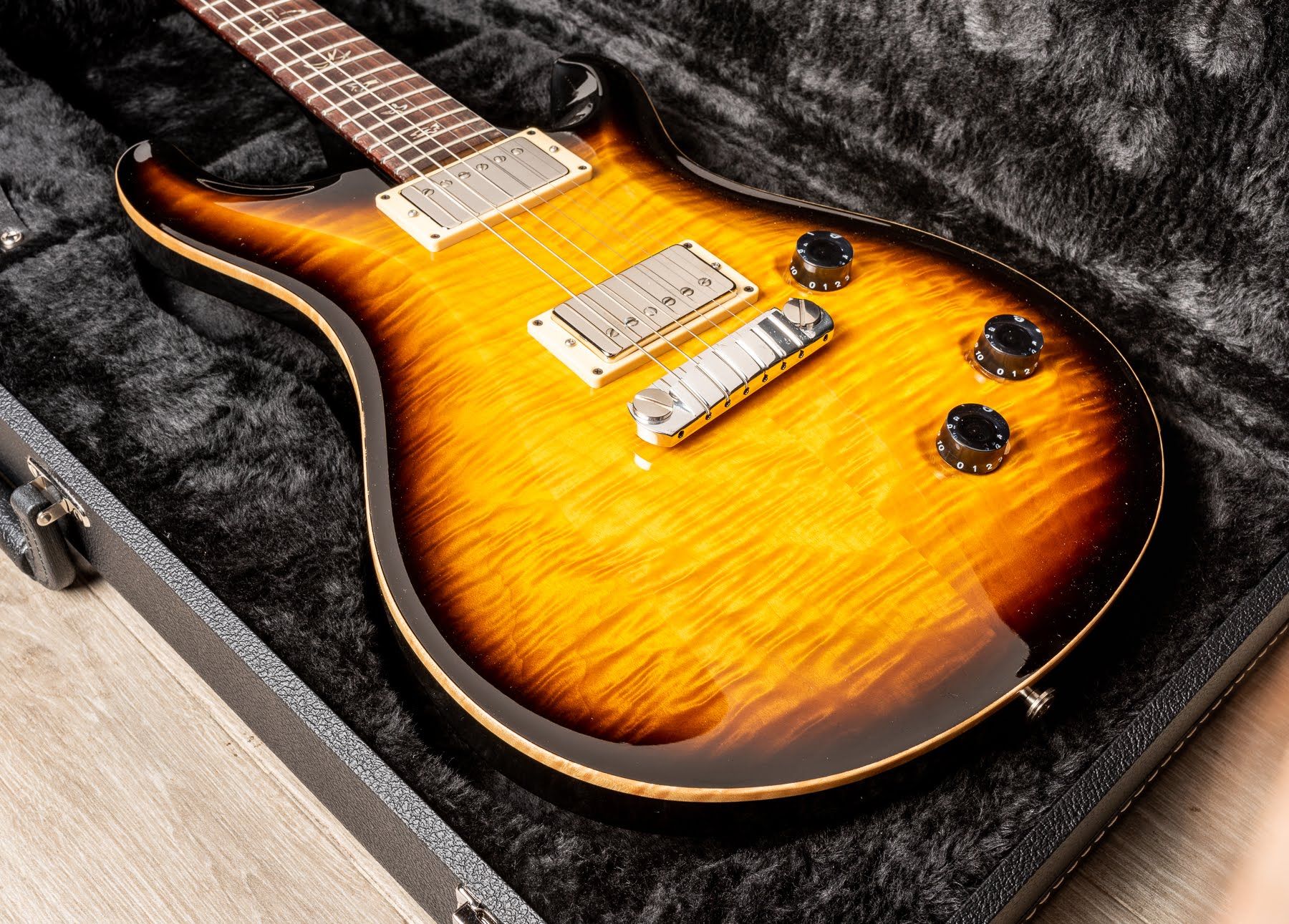 PRS Custom 22 USA Stoptail Black Sunburst 10 Top – Fanatic Guitars