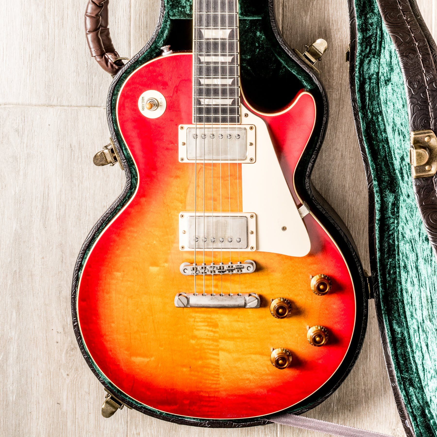 Tokai Relic Premium LS196-EF CS + Estuche – Fanatic Guitars