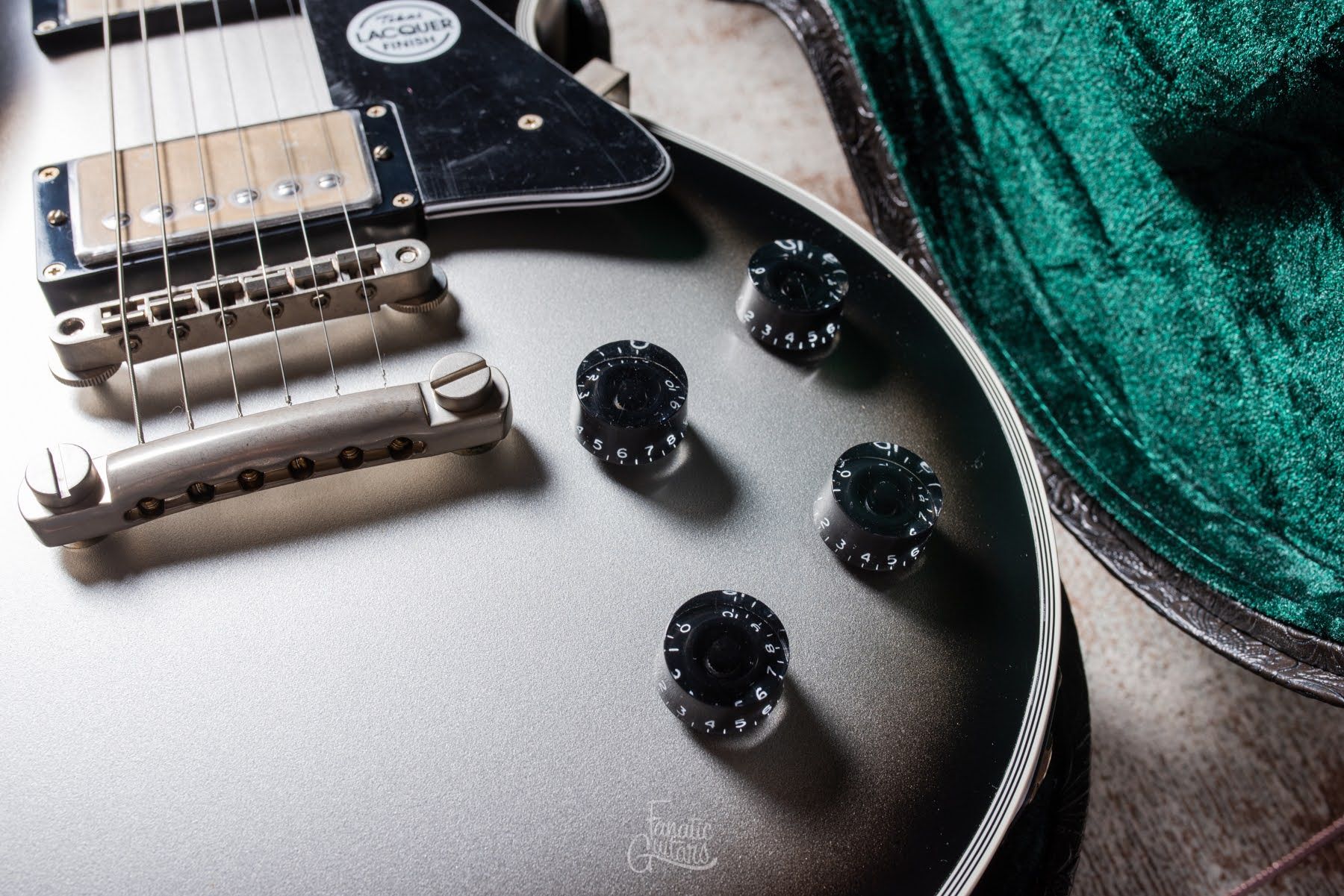 Tokai LC250 Custom Relic Silverburst #2145571 – Fanatic Guitars