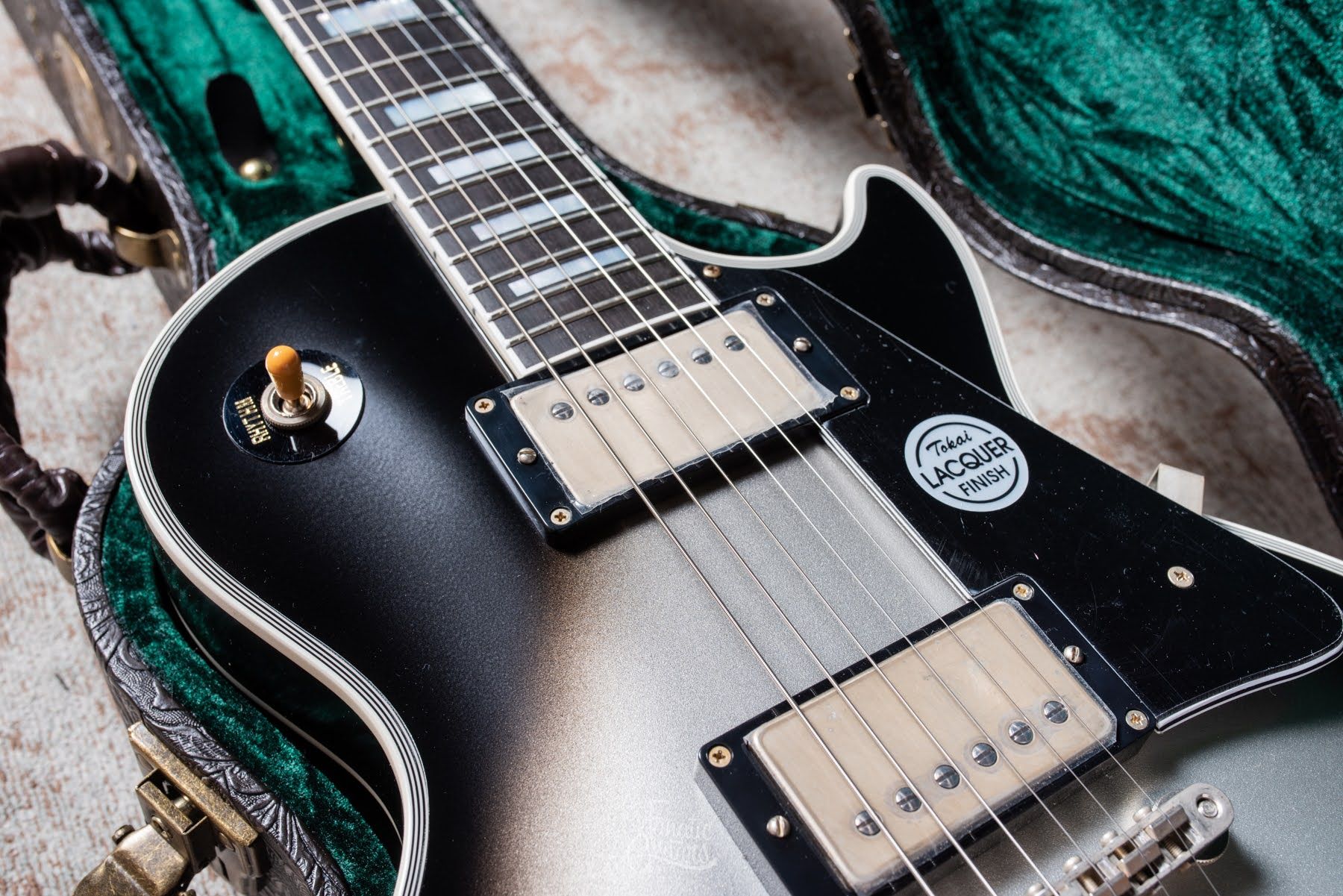 Tokai LC250 Custom Relic Silverburst #2145571 – Fanatic Guitars