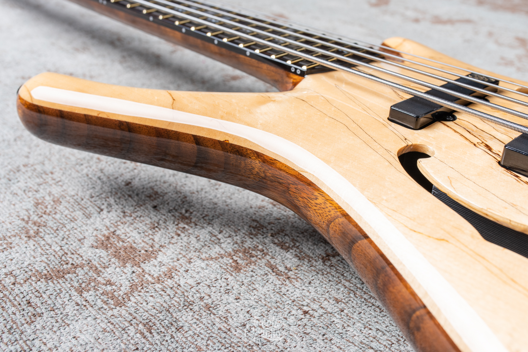 Warwick Custom Shop Infinity, 5-String - Natural High Polish